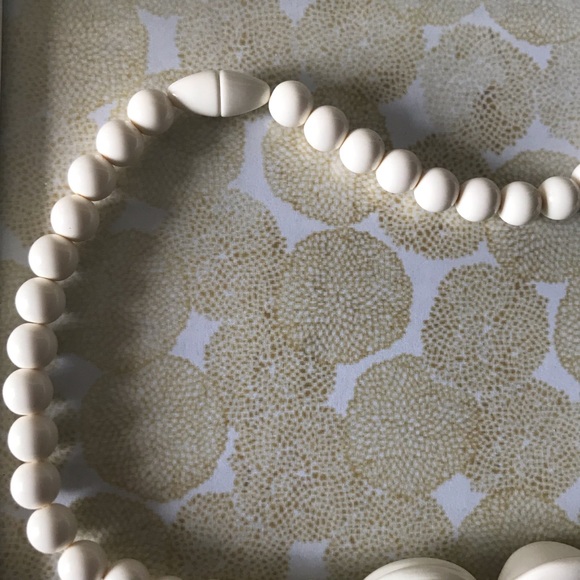 Vintage | Jewelry | Vintage Cream Bead Necklace | Poshmark